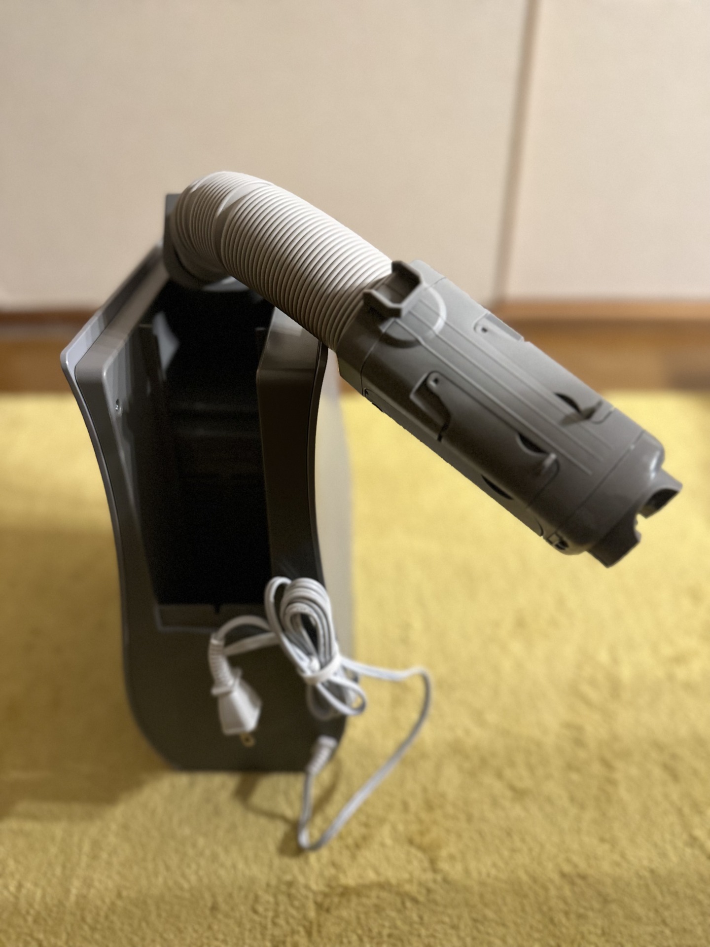 【夏も冬もおすすめ】アイリスオーヤマの布団乾燥機『カラリエ FK-RD1』を口コミレビュー！気になる電気代など『FK-RC3』と比較！