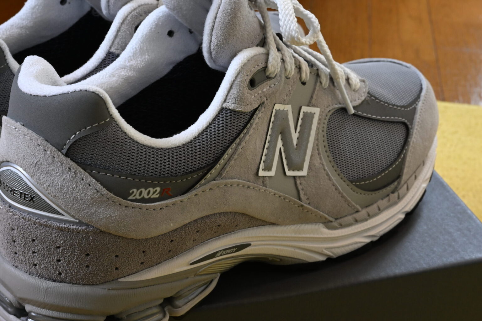 【レビュー】ニューバランス2002R GTXはおすすめの万能シューズ！ゴアテックスモデルの履き心地やサイズ感を解説！